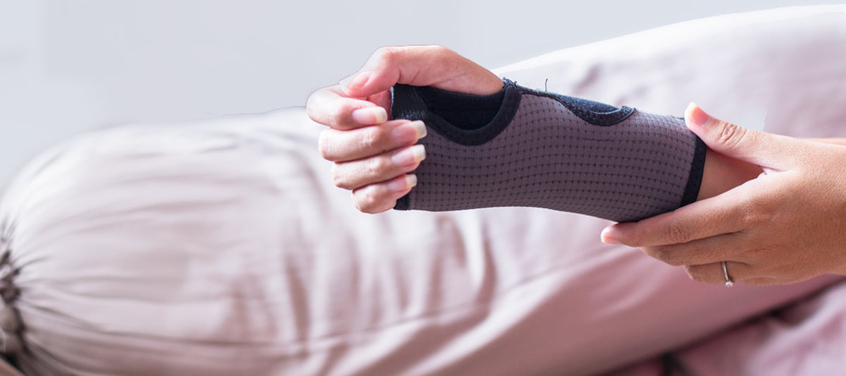 Should You Wear a Hand Brace for Sleeping? | MedCline
