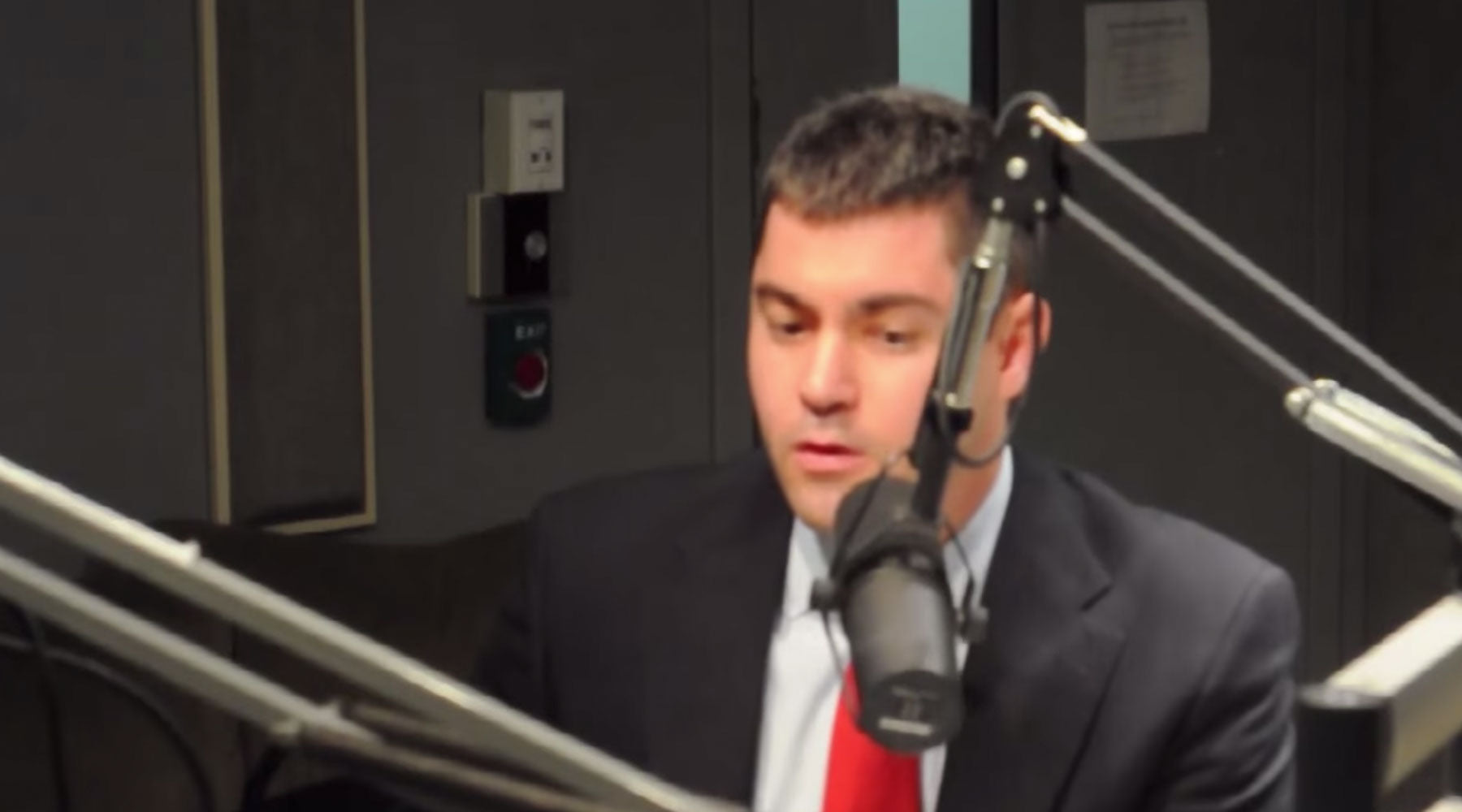 Dr. Gabbard Recommends MedCline for Nighttime Reflux Relief