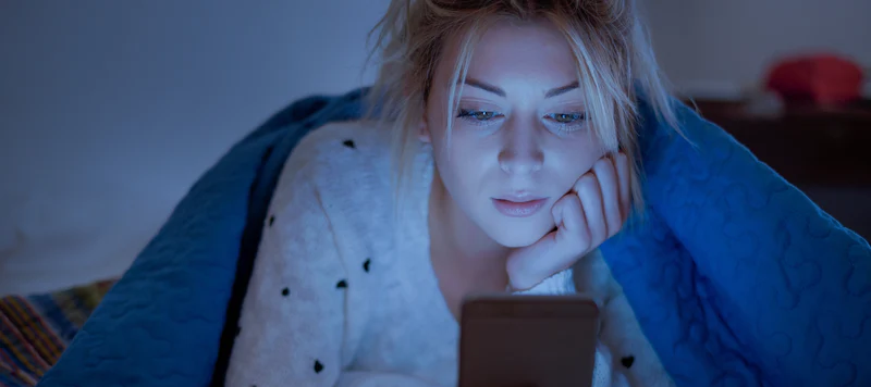 The Impact Of Screen Time Before Bed On Sleep Quality How Electronics